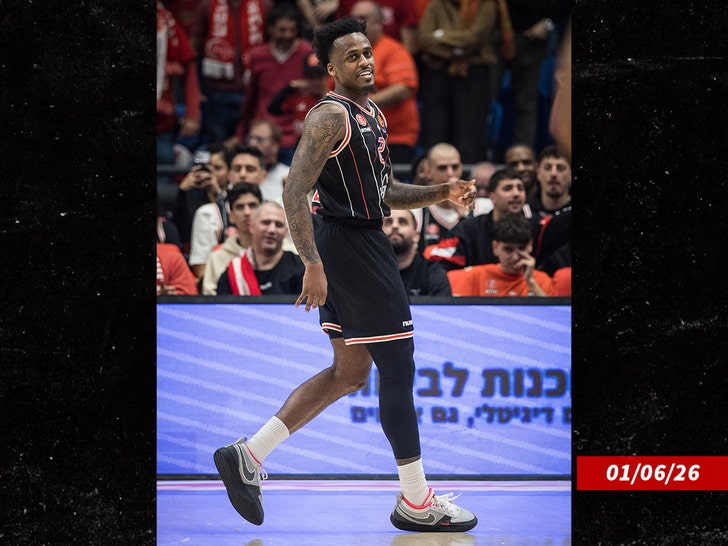 Feds say college basketball players took cash to fix games