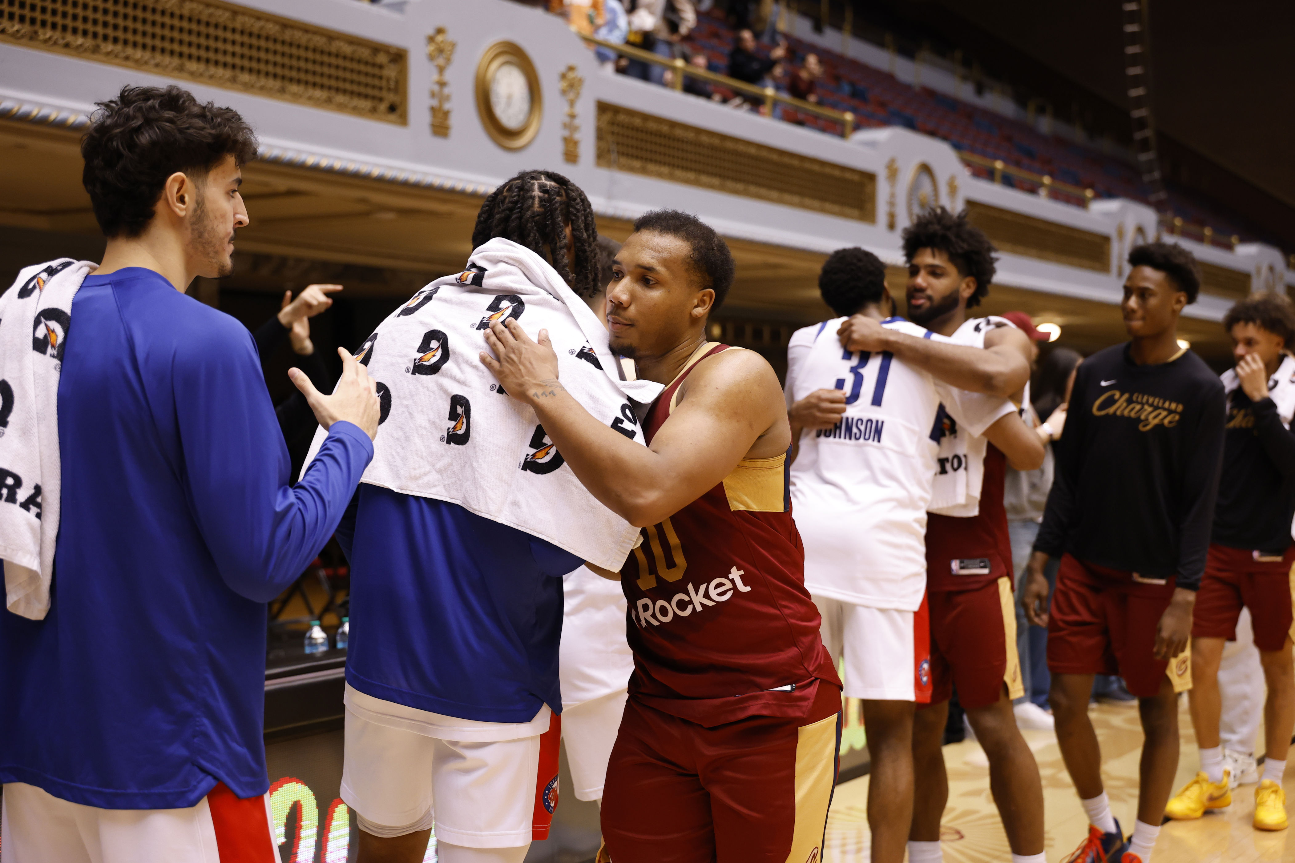 EJ Liddell notches 17 points in his return to court in Long Island win