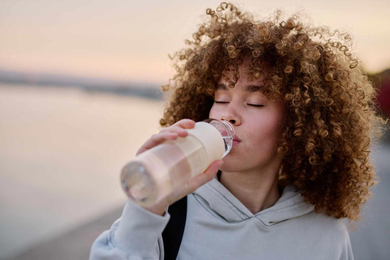 Banana water vs. sports drinks: Which is better for hydration and ...