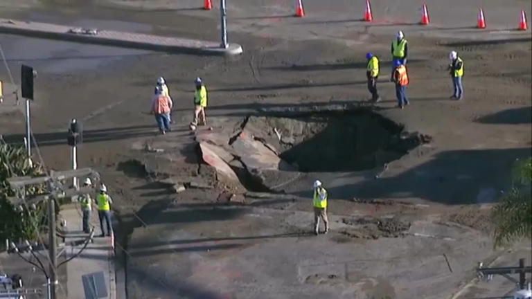 Water mainbreak causes sinkhole on Morena Blvd. prompting street closures