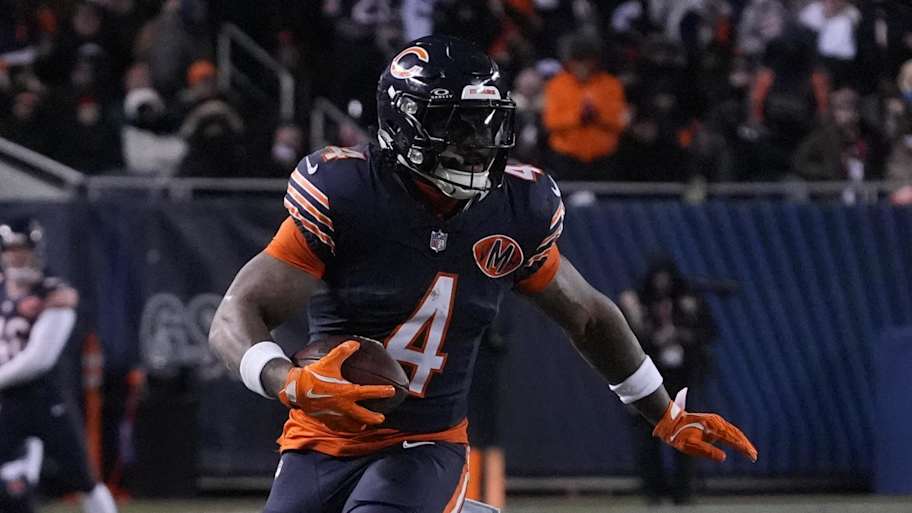 Bears’ D’Andre Swift earns Pro Football Focus honor after breakout 2025 ...