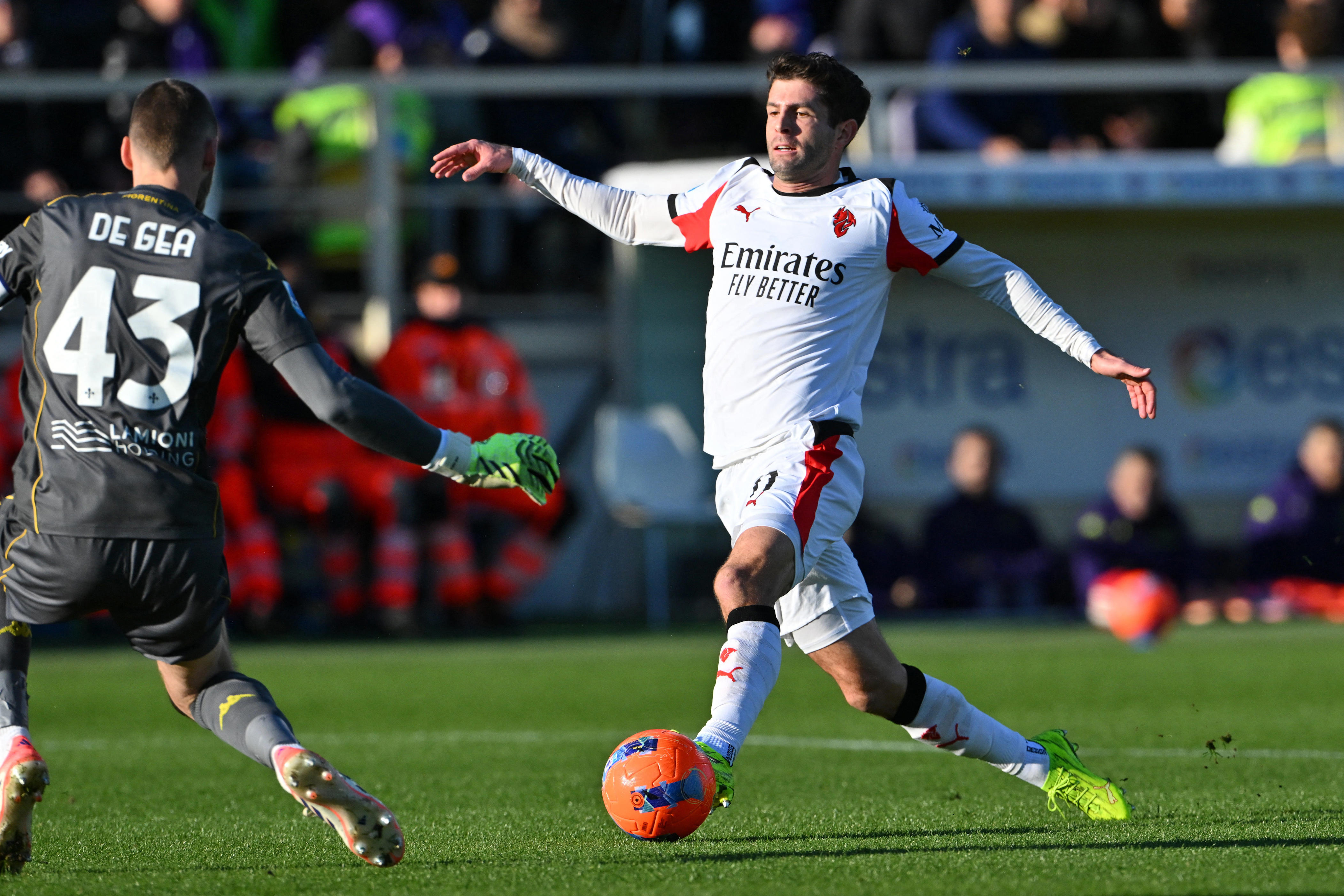 Why is Christian Pulisic not starting for AC Milan at Como?