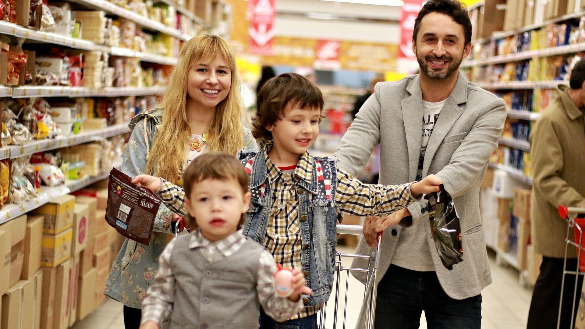 74-year-old grocery chain shuts stores as shopping habits shift