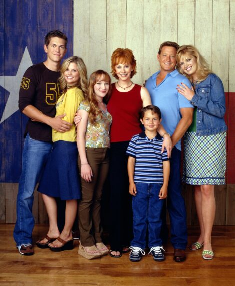 'Happy's Place' details about Reba McEntire's reunion with Joanna ...