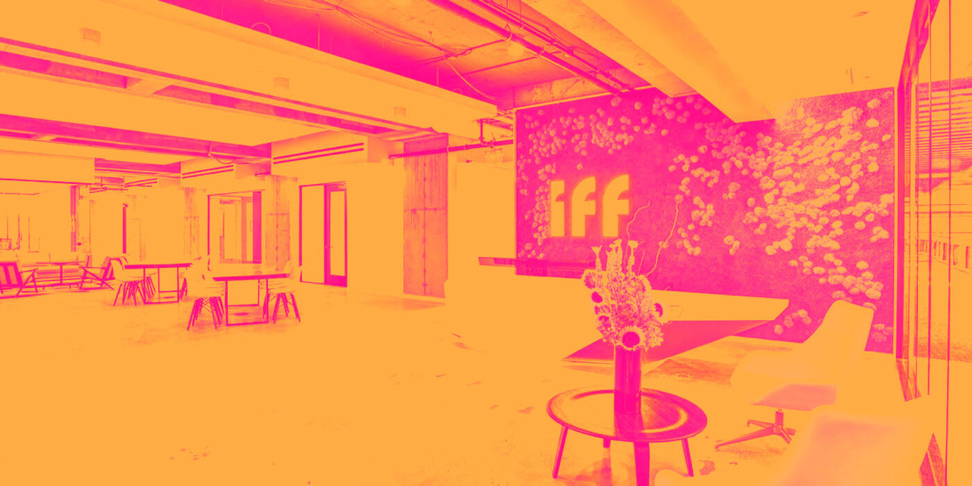 3 reasons to avoid IFF and 1 stock to buy instead