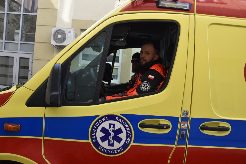 Dodatkowa karetka, wydłużone dyżury oraz powrót do zespołów ...