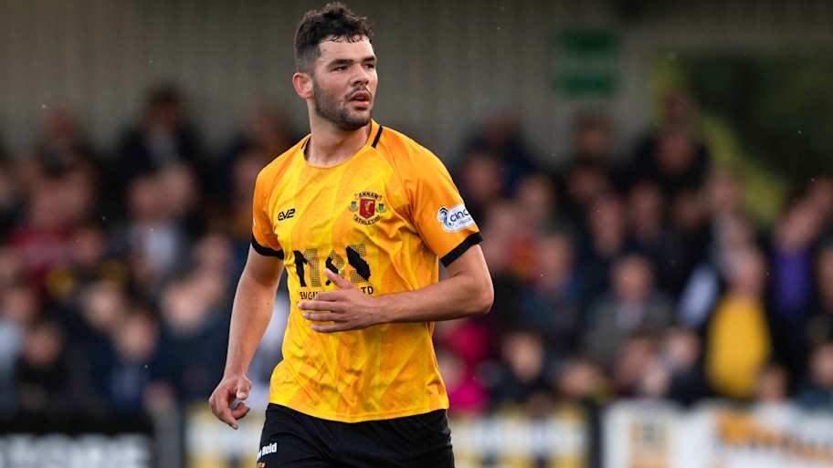 Annan bring back 6ft 4 target-man to chase “cup upset” at Ibrox