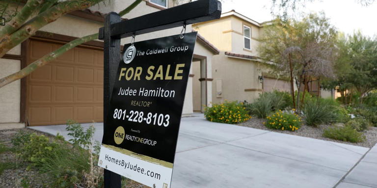 Mortgage rates fall to lowest level in over 3 years as home-buying ...