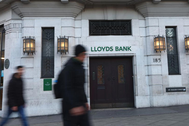 Full list of all banks closing in the UK in 2026 as high street crisis ...