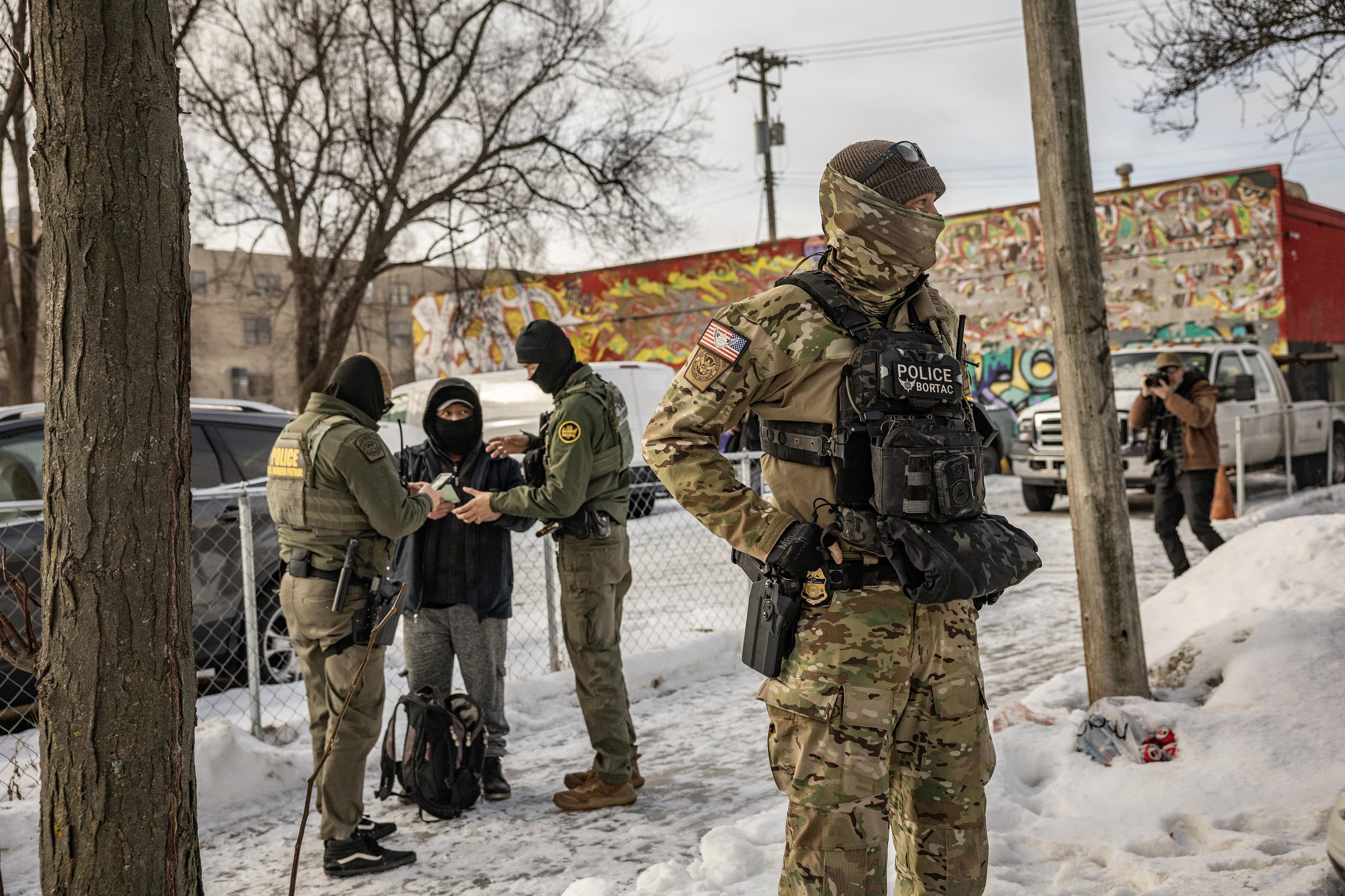 Kentucky police would be required to work with ICE under GOP-backed bills