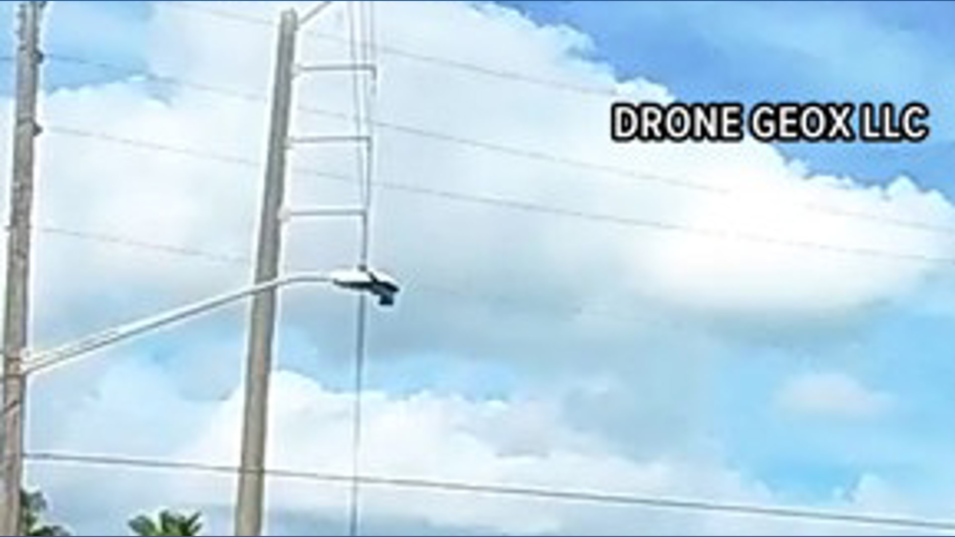 Man runs into traffic to save 2 toddlers on busy Florida highway