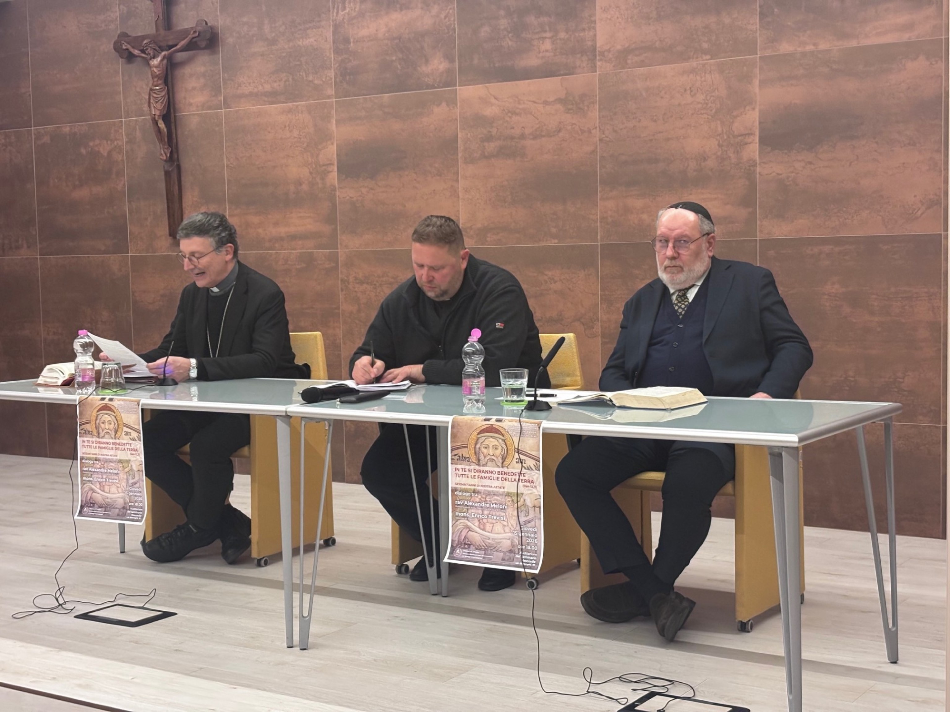 Vescovo Trieste, città sia in prima linea contro l'antisemitismo