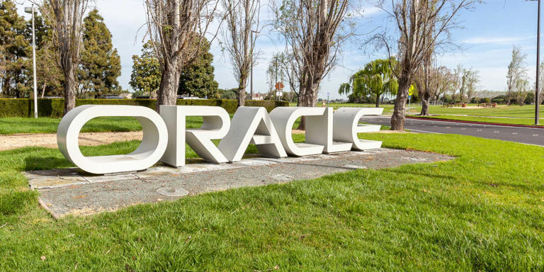 Bond, debt bond: Investors shaken, not stirred by Oracle’s borrowing ...