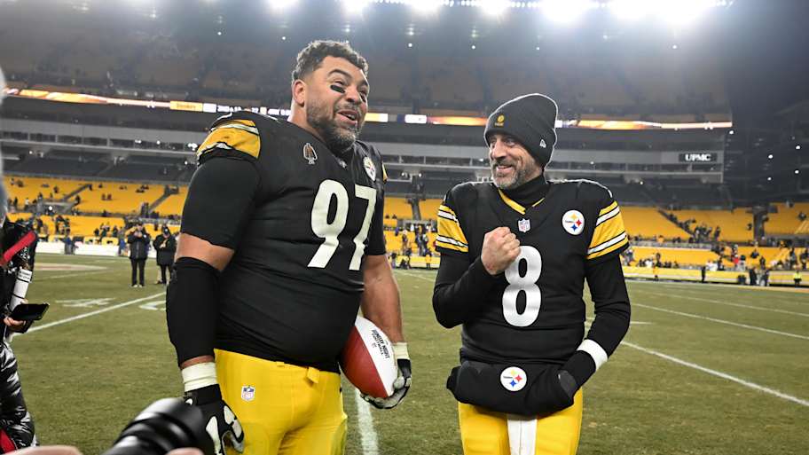 Aaron Rodgers apologized in emotional goodbye to Mike Tomlin