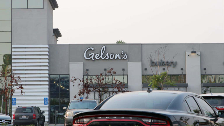 74-year-old grocery chain shuts stores as shopping habits shift