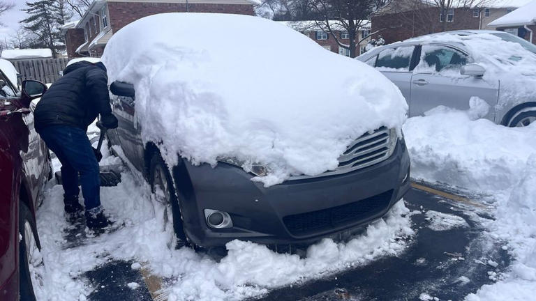 St. Joseph County residents dig out of heavy snowfall after lake effect ...