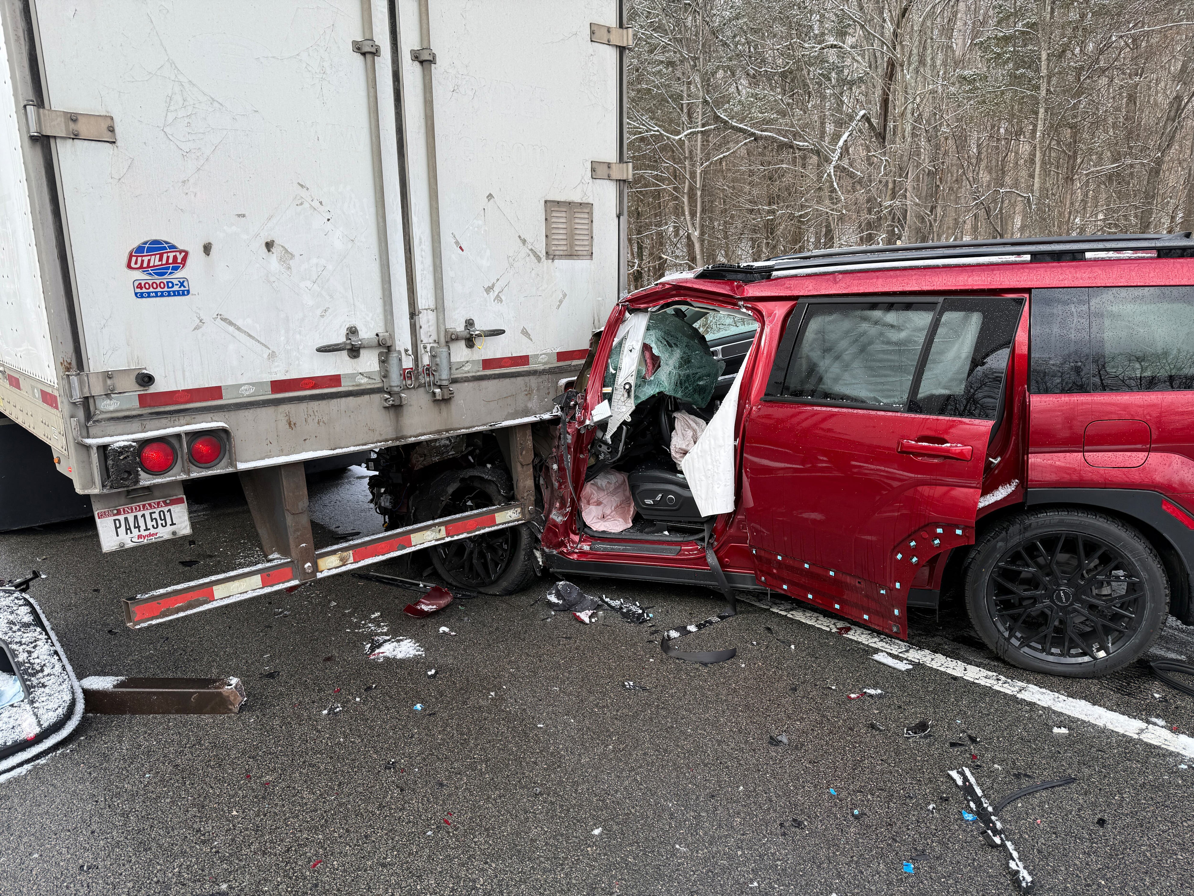 Crashes involving about 20-30 vehicles with injuries closed I-40 West ...