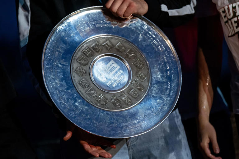 German handball championship shield molten? Two suspects found