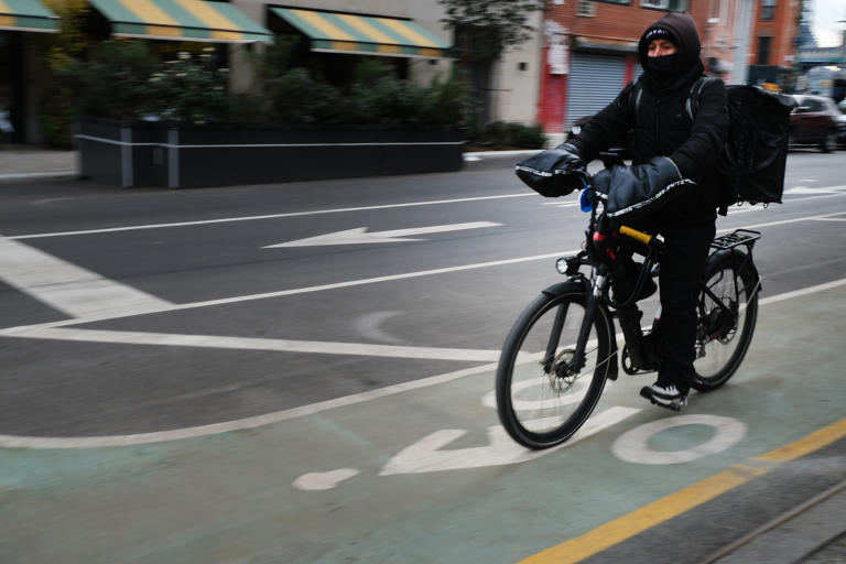 Mamdani widens delivery-app crackdown with lawsuit alleging workers ...