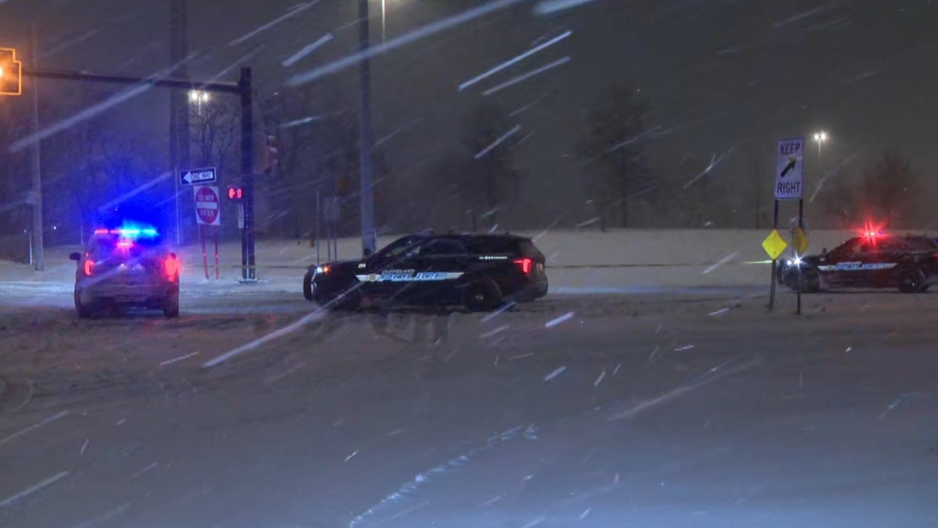 Cleveland police: Shooting victim found on I-71 ramp later dies at hospital