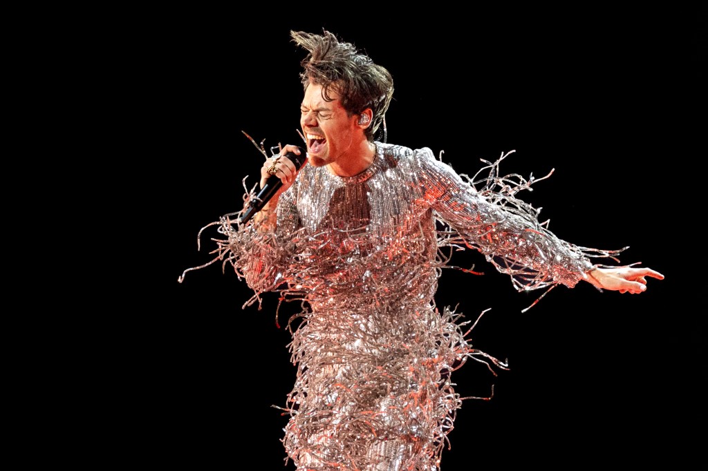 Harry Styles Returns With His First Album in 3 Years, ‘Kiss All the ...