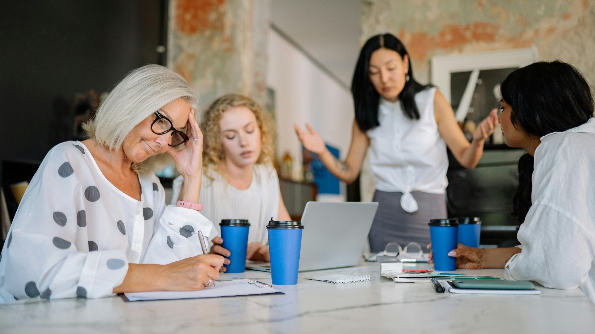 10 things you should never say during a work meeting & 10 you always should