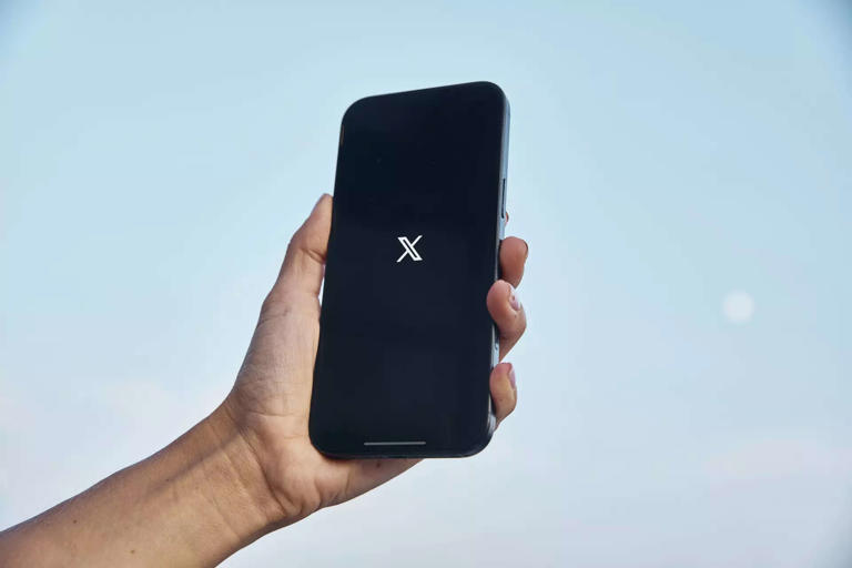 Crypto chaos hits X: KAITO token drops 20% and NFT prices fall after ...