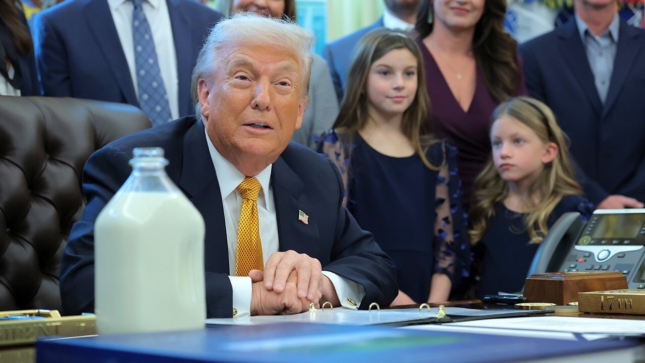 Trump signs bill bringing whole milk back to America’s schools