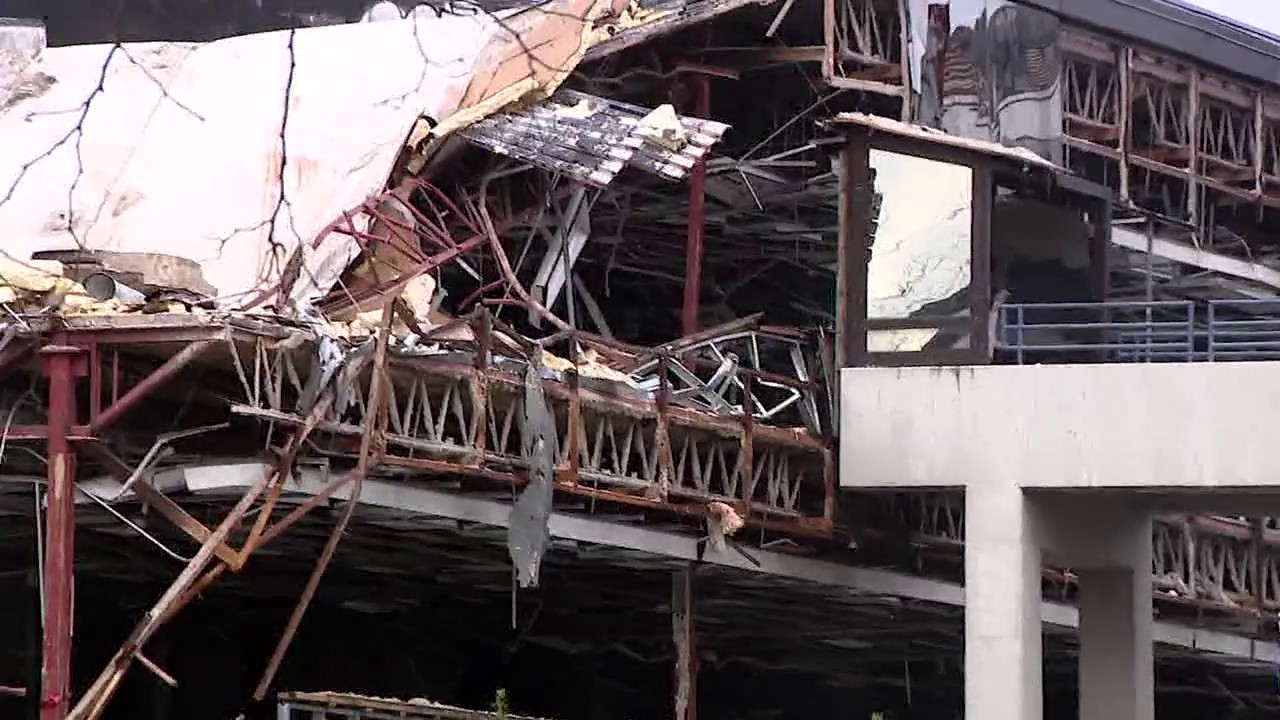 Demolition begins on long-abandoned former Boeing building in Renton, WA