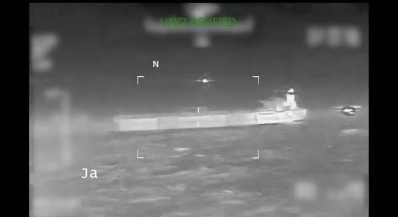 Gli USA sequestrano petroliera nei Caraibi e postano video su X