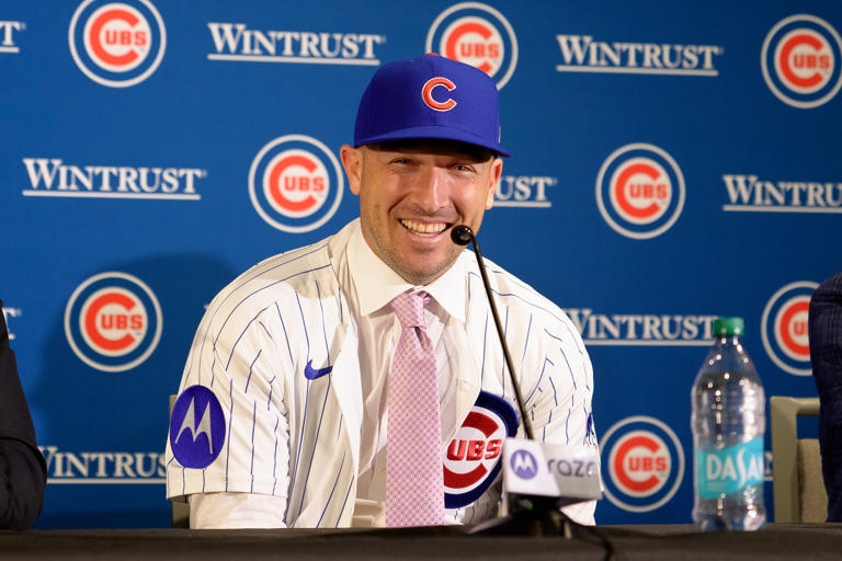 Alex Bregman and family melt hearts with adorable arrival at Wrigley Field