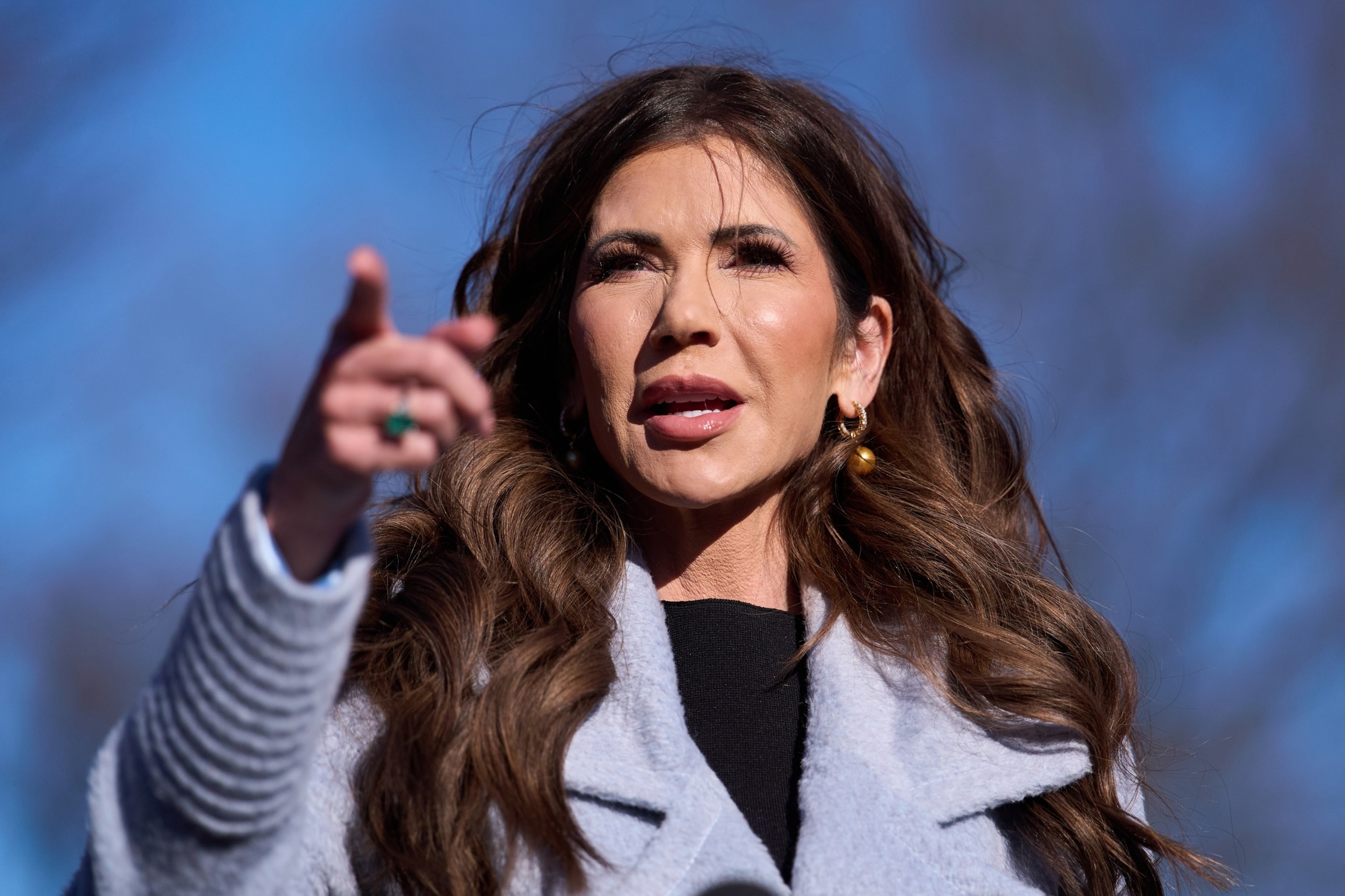 Minneapolis ICE shooting live updates: 'No plans' to pull fed agents ...