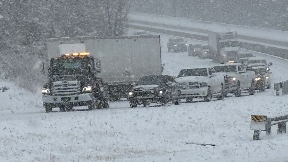Interstate 79 south closes in Elkview following multiple crashes