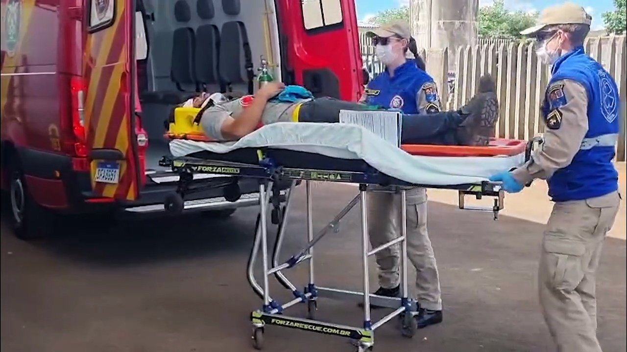 Homem fere o crânio ao cair de cinco metros de altura no bairro ...