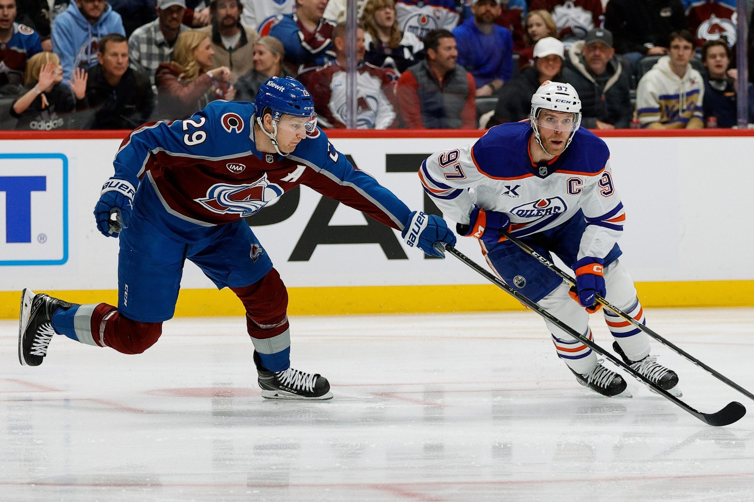 Can Connor McDavid overtake Nathan MacKinnon in the Hart Trophy race in ...