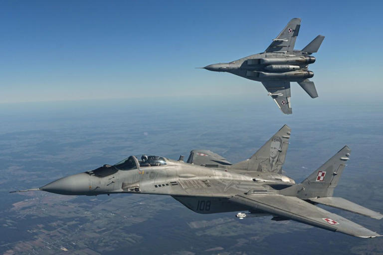 Poland approves transfer of 9 fighter jets to Ukraine