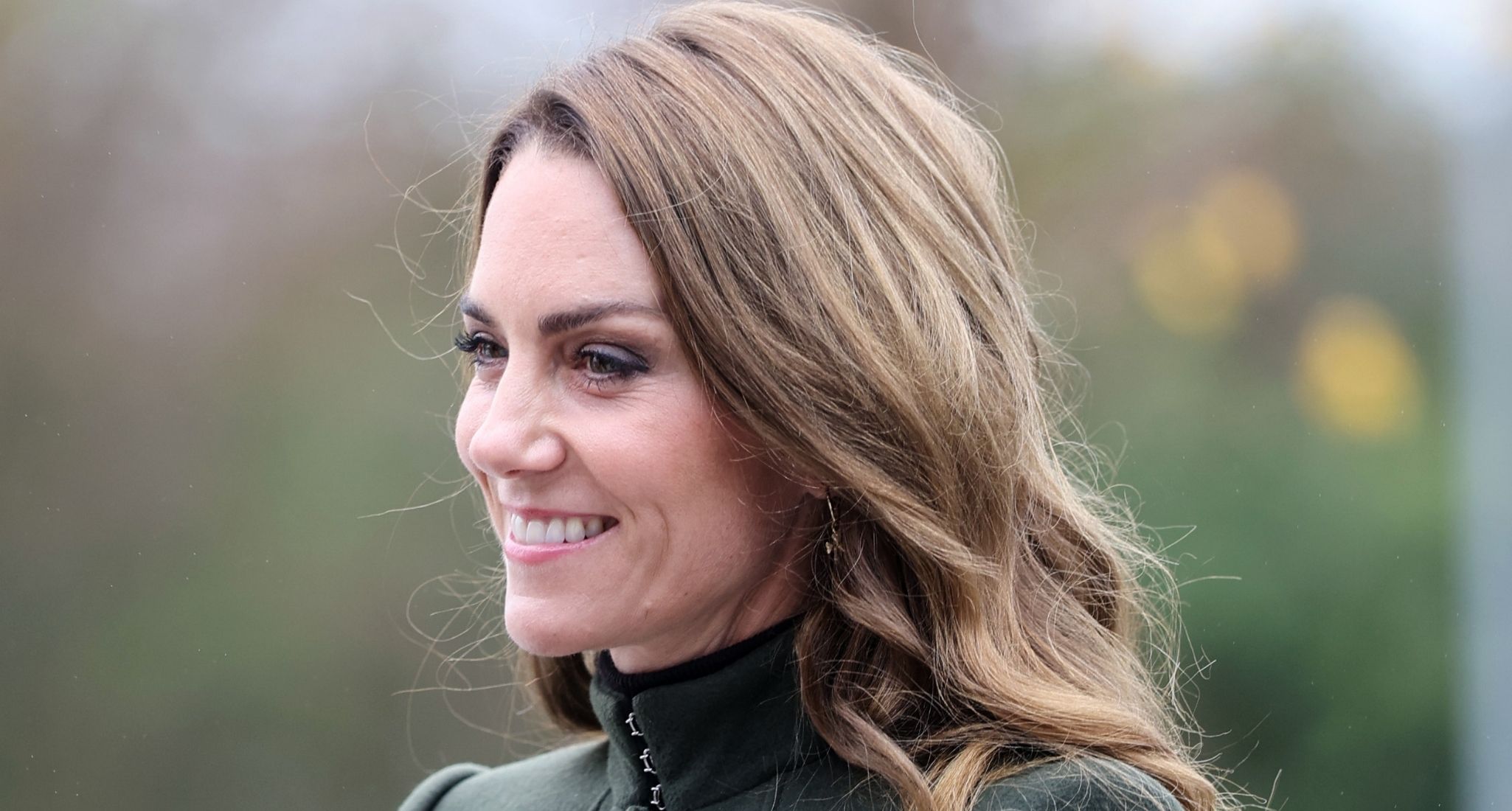 Kate Middleton stuns in head-to-toe red in new palace photo