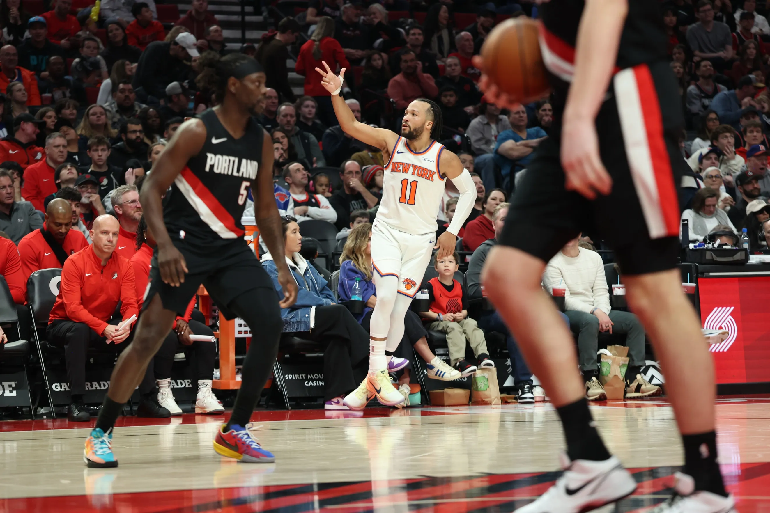 Knicks breathe easier after Brunson scare in Sacramento