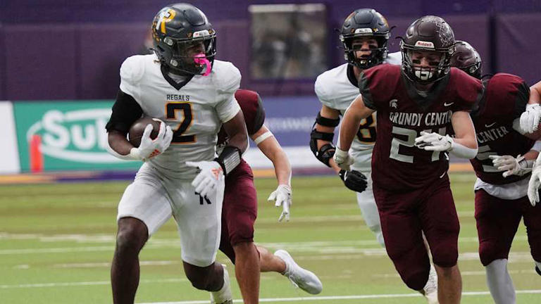 Top Iowa high school football prospect transferring