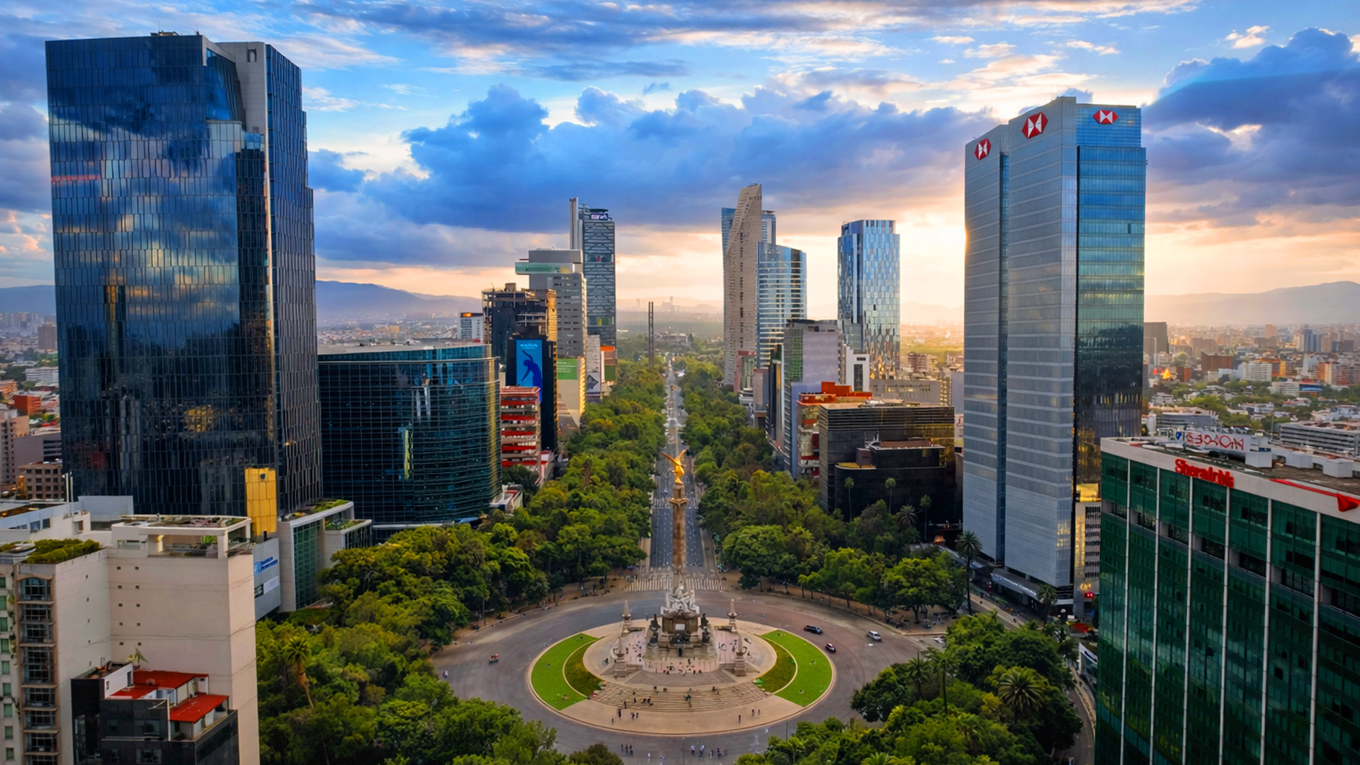 How did Paseo de la Reforma become the city’s main avenue?