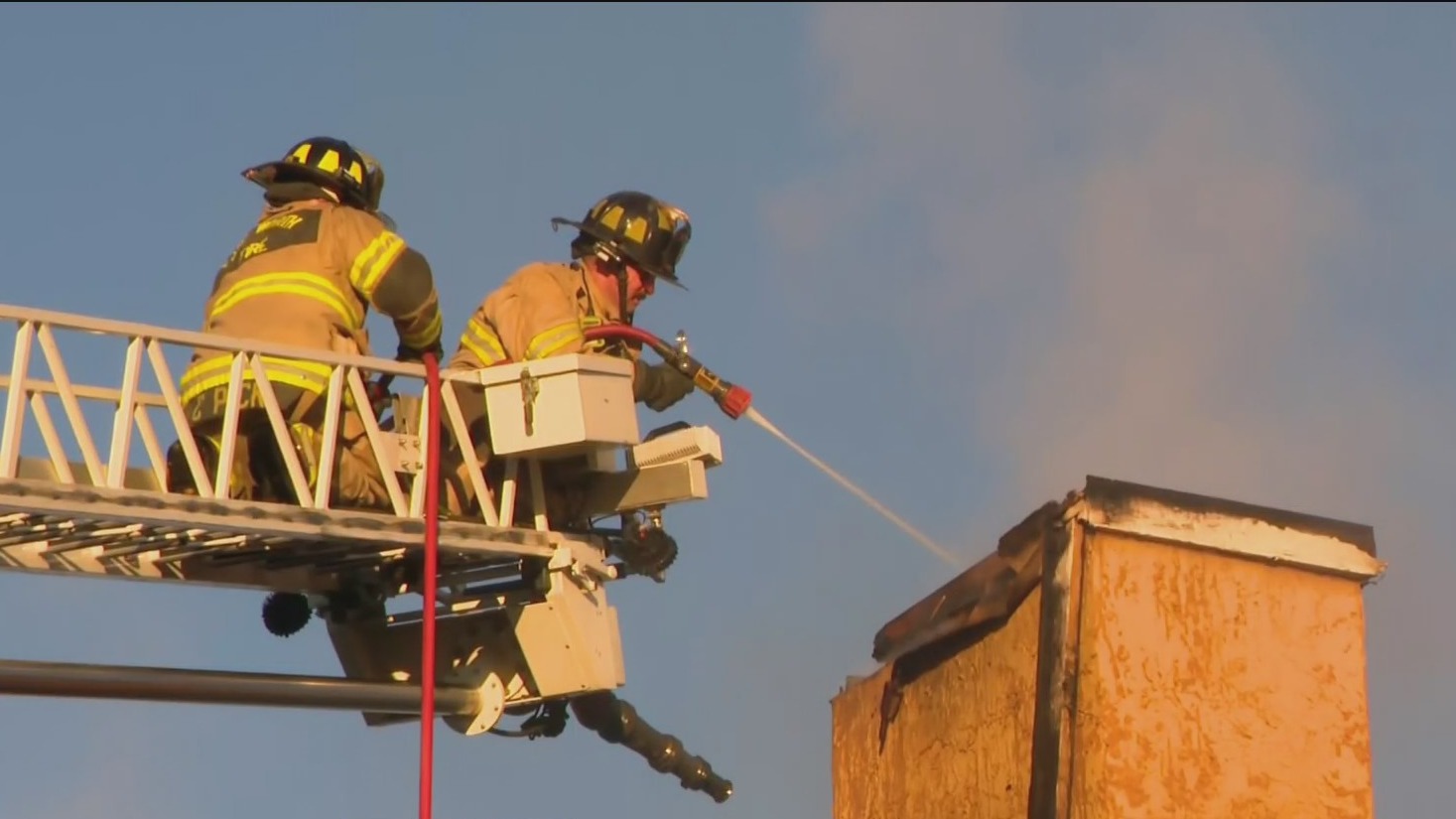 13 displaced after Fort Worth apartment fire