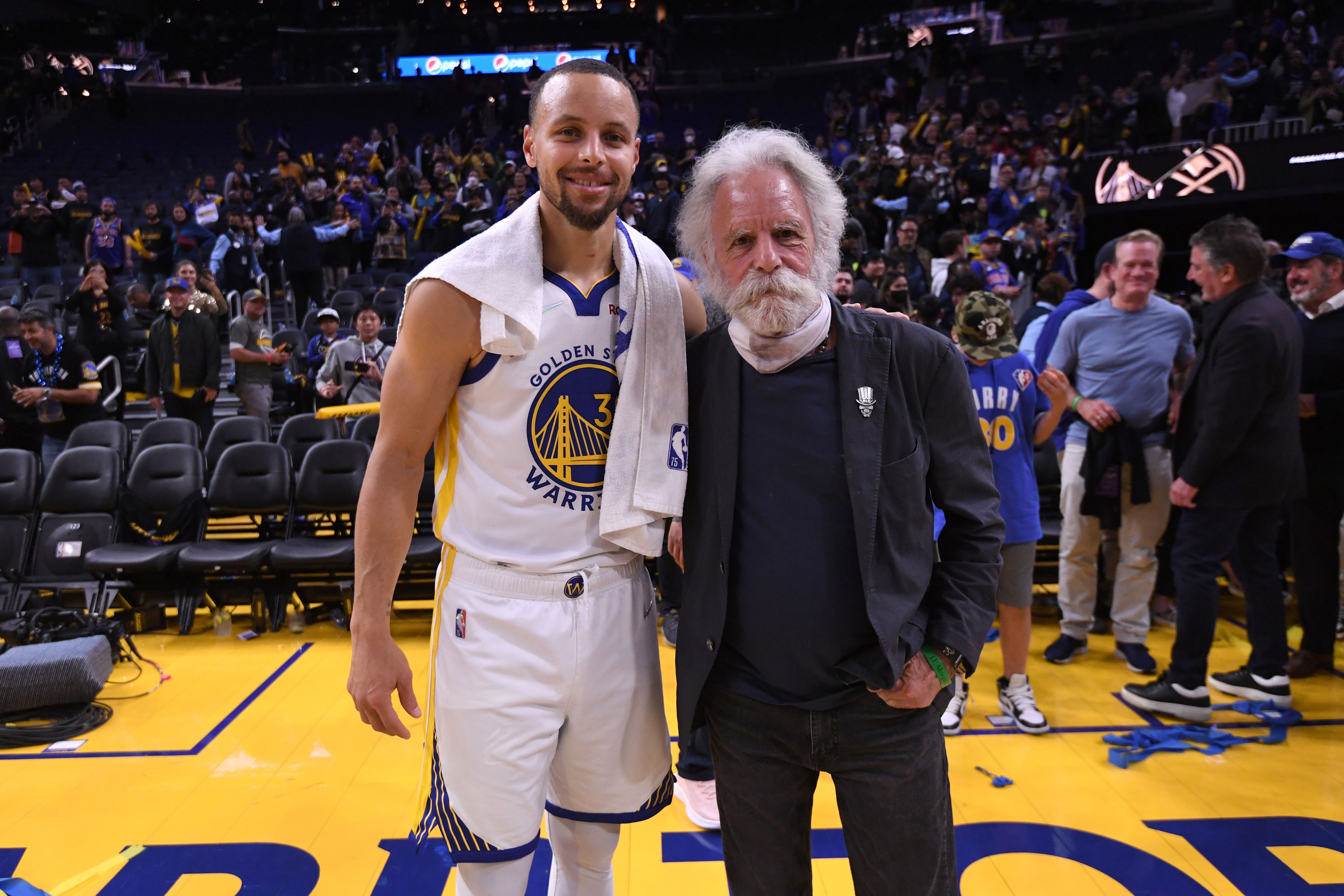 Warriors, Kerr pay tribute to Bob Weir