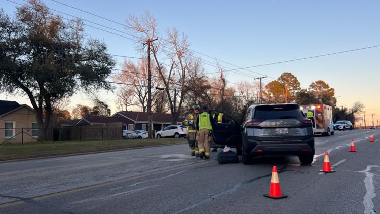 Crews responding to major crash on Fifth Street in Tyler
