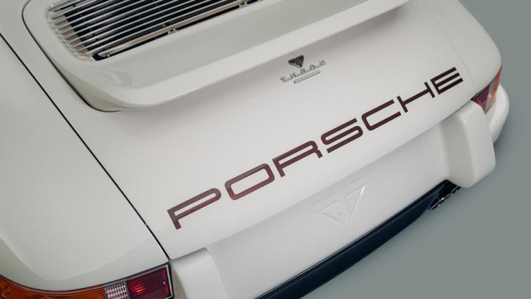 Theon Design 911 restomod has a better power-to-weight ratio than a 992 ...