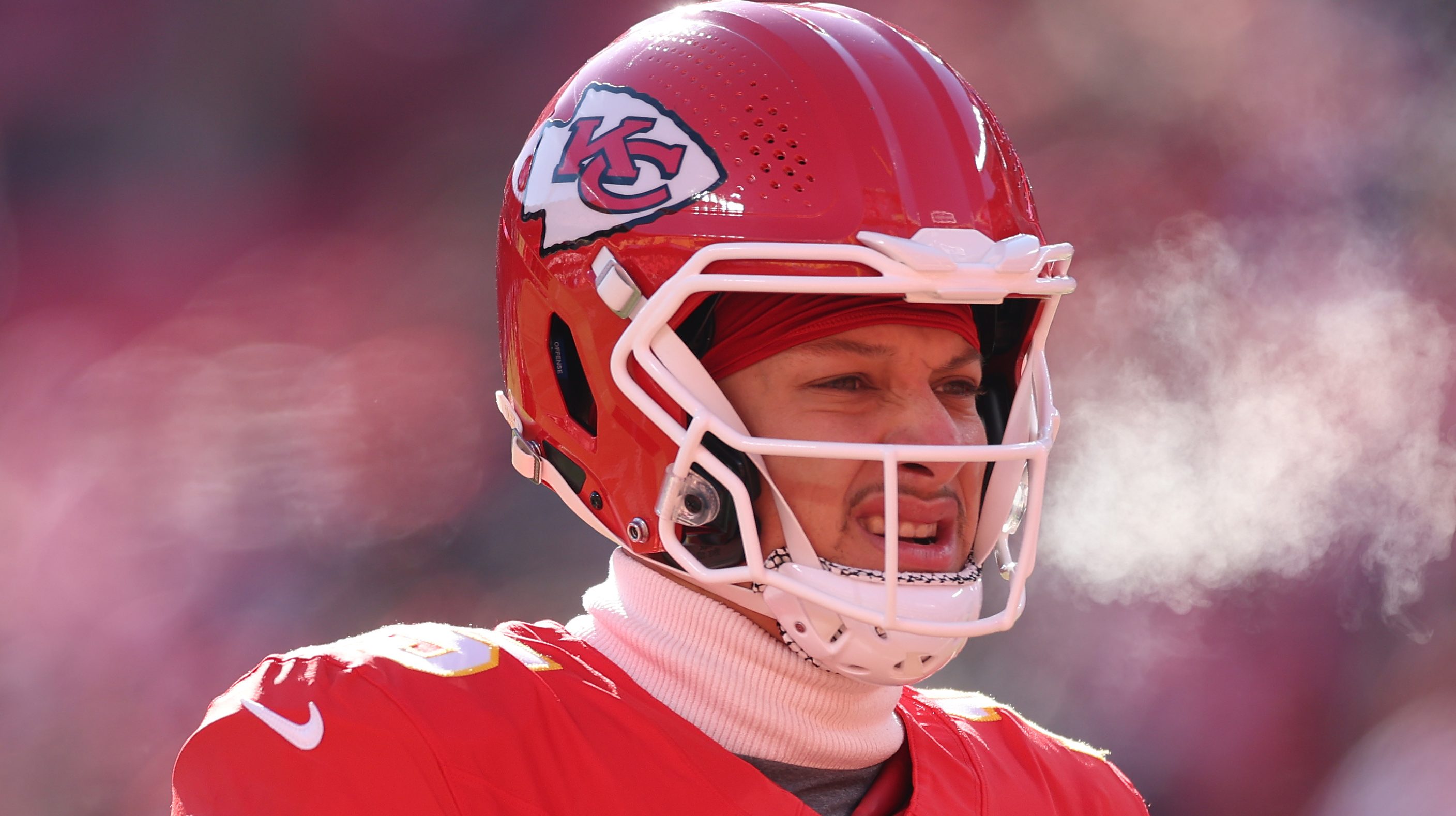 Patrick Mahomes sends bold message on ACL recovery timeline for 2026