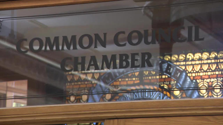 Questions over pay raises for Milwaukee mayor, Common Council members