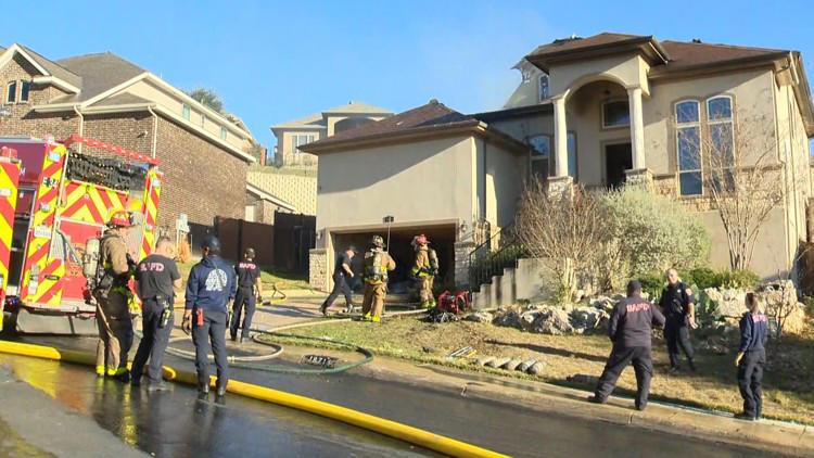 Crews control 'very active' house fire in northwest San Antonio