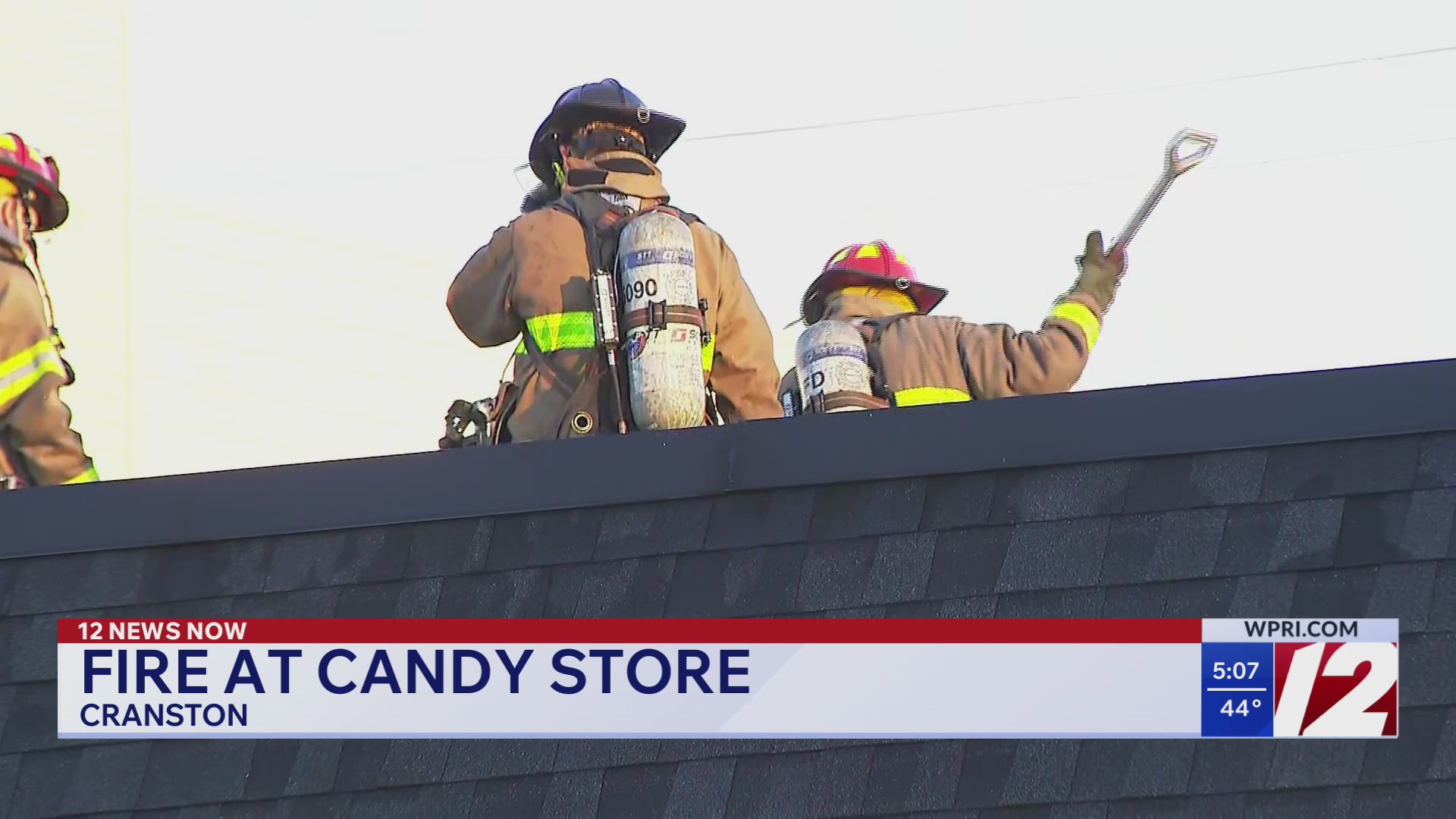 Crews extinguish fire at Cranston candy store
