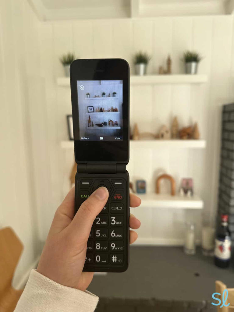 Best big button cell phones for seniors in 2026