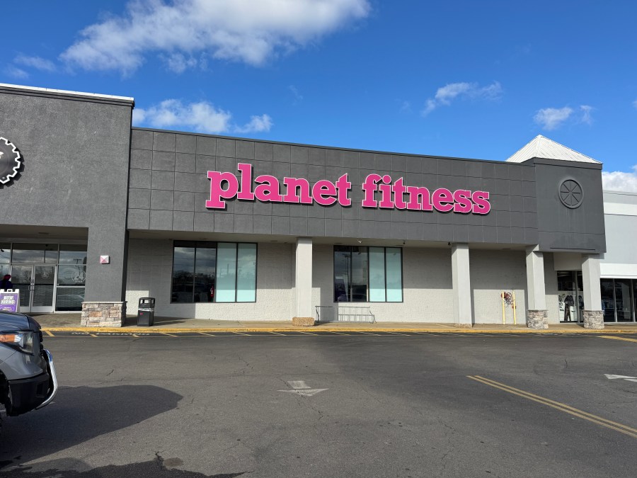 Woman accused of stealing items from Madison gym charged with identity ...